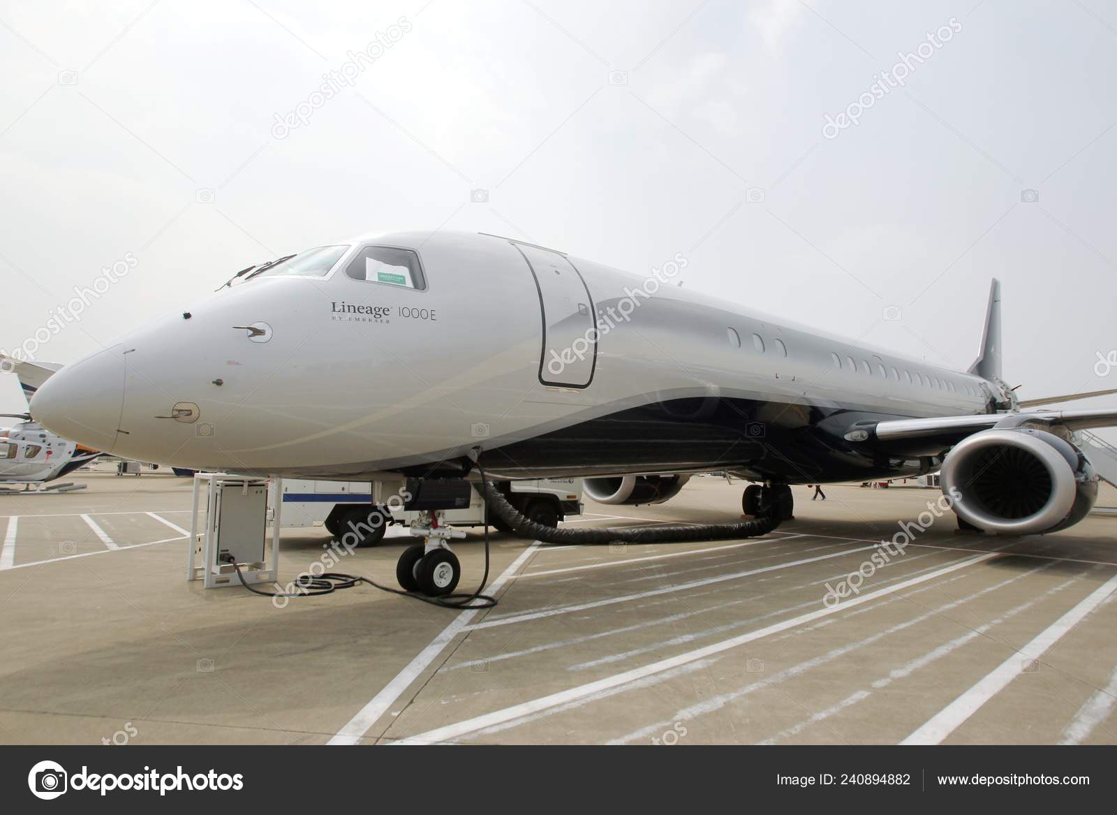 Lineage 1000E Jet Plane Embraer Display Preview Shanghai International ...