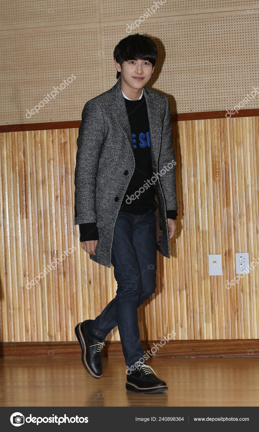 South Korean Singer Actor Lim Wan Arrives Charity Event Skoolooks ...
