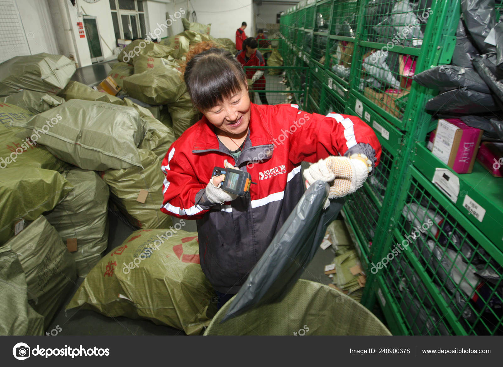 Chinese Workers Scan Barcodes Sort Parcels Most Which Online Shopping ...