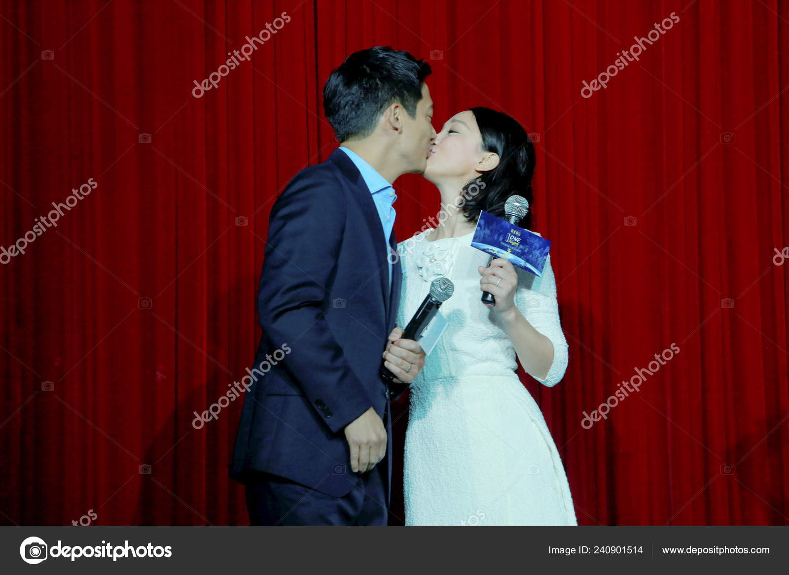 Chinese Actress Zhou Xun Her American Actor Husband Archie Kao — Stock ...