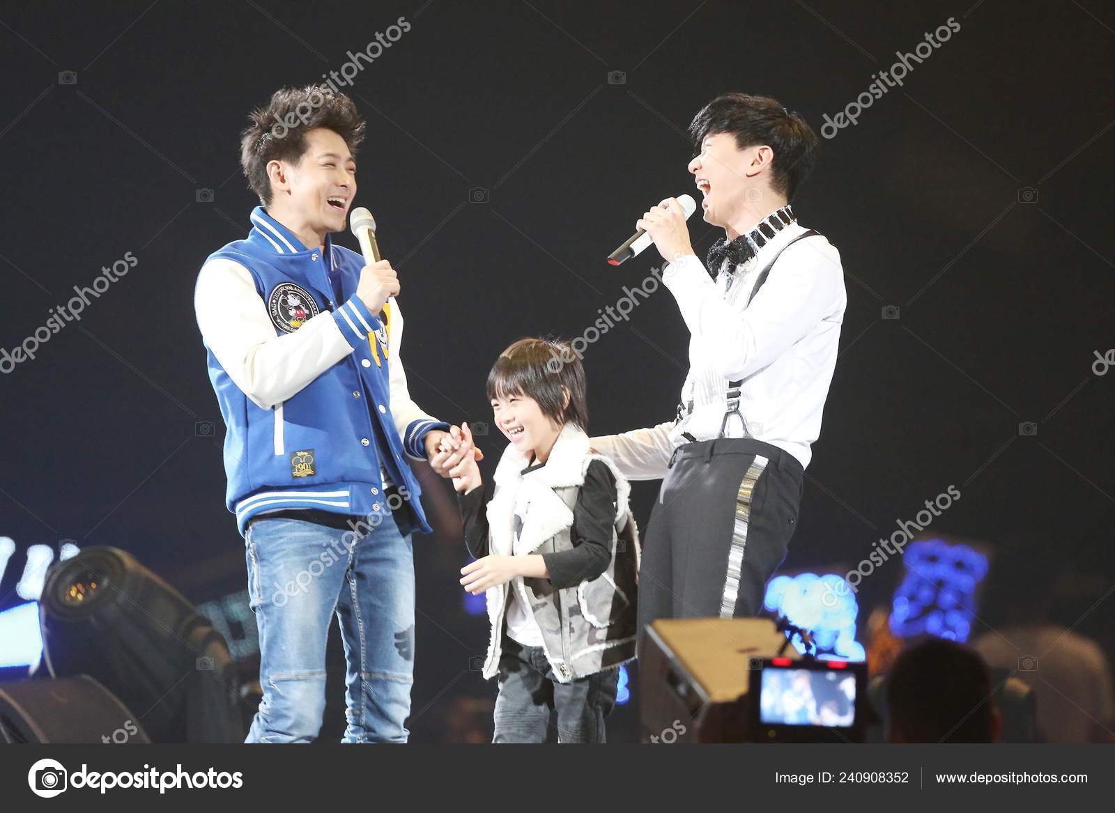 Left Taiwanese Singer Actor Racer Jimmy Lin His Son Kimi — Stock ...