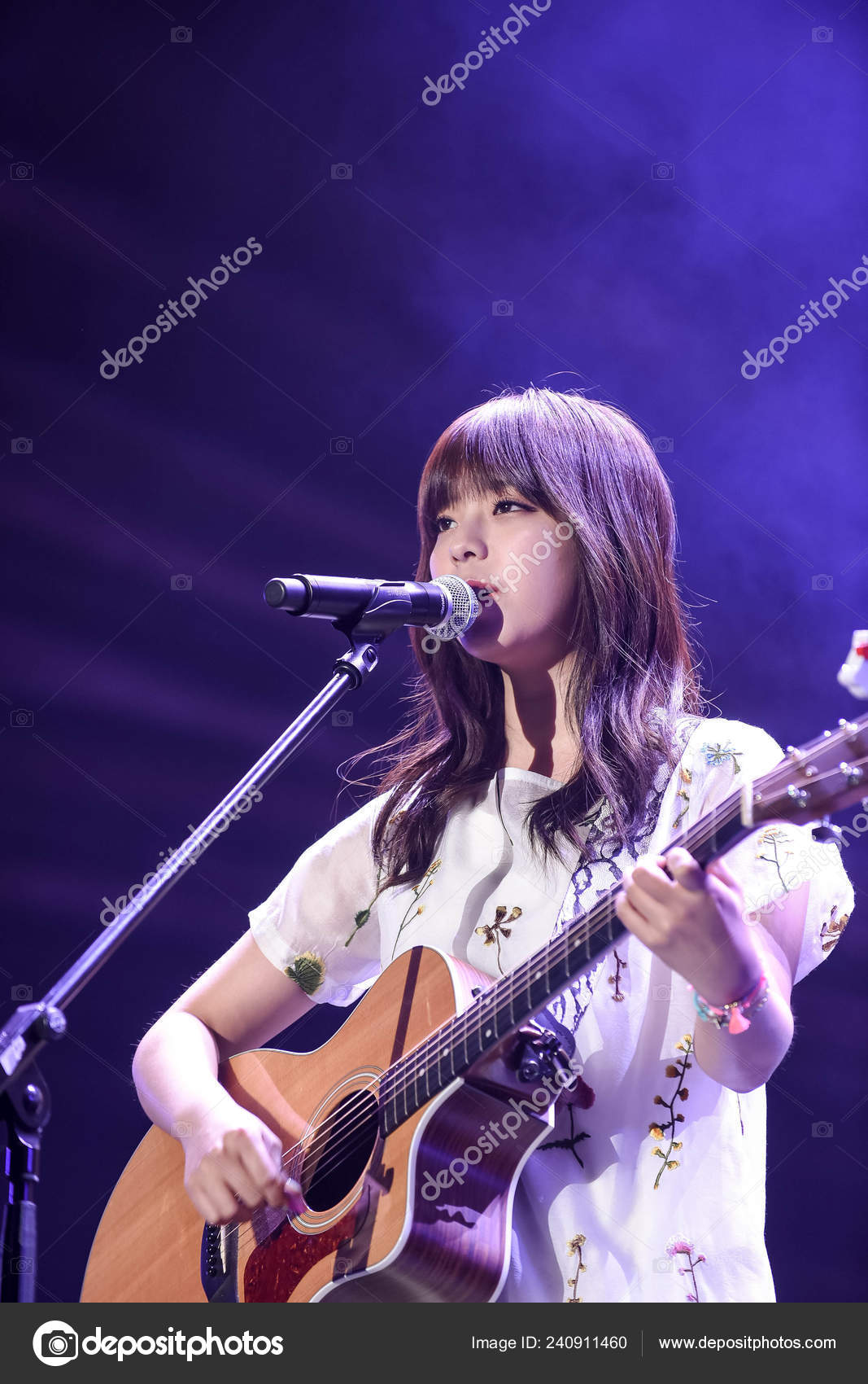 Cantante Surcoreana Choi Jun Hee Más Conocida Por Nombre Artístico ...