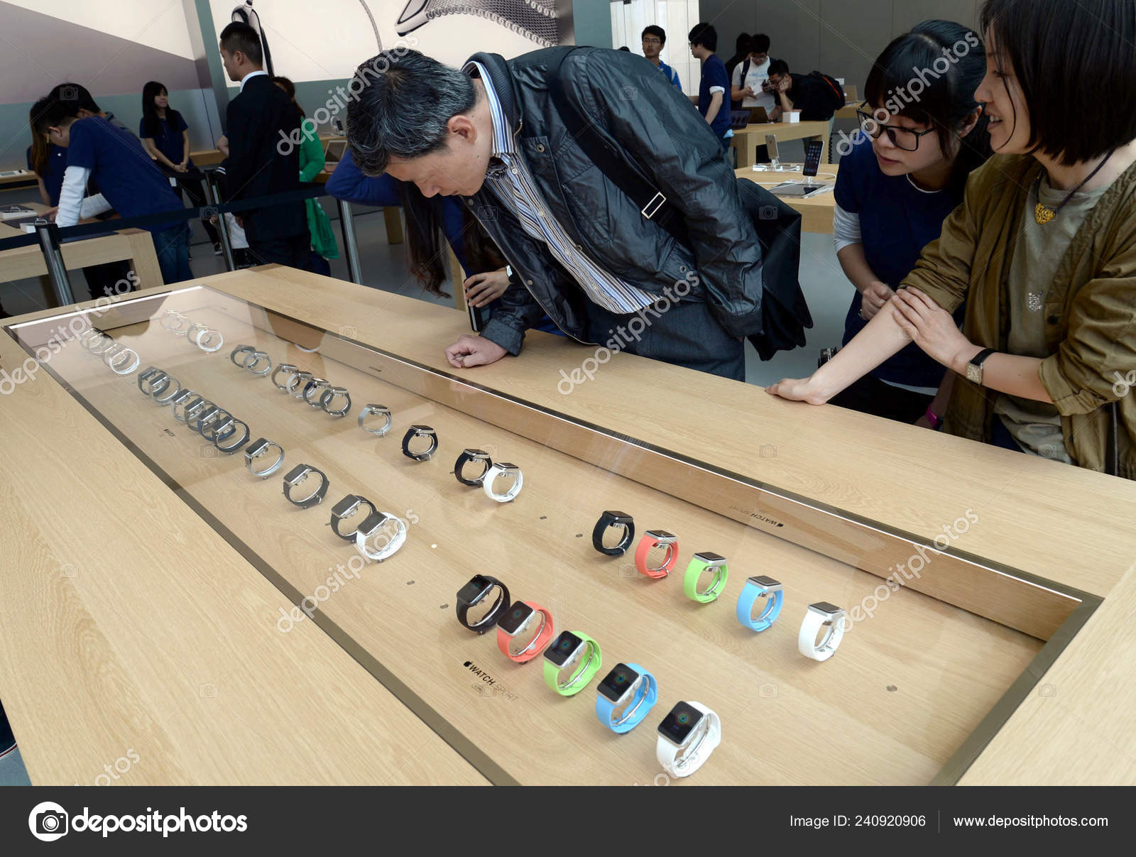 Customers Look Apple Watch Smart Watches Apple Store Hangzhou City ...