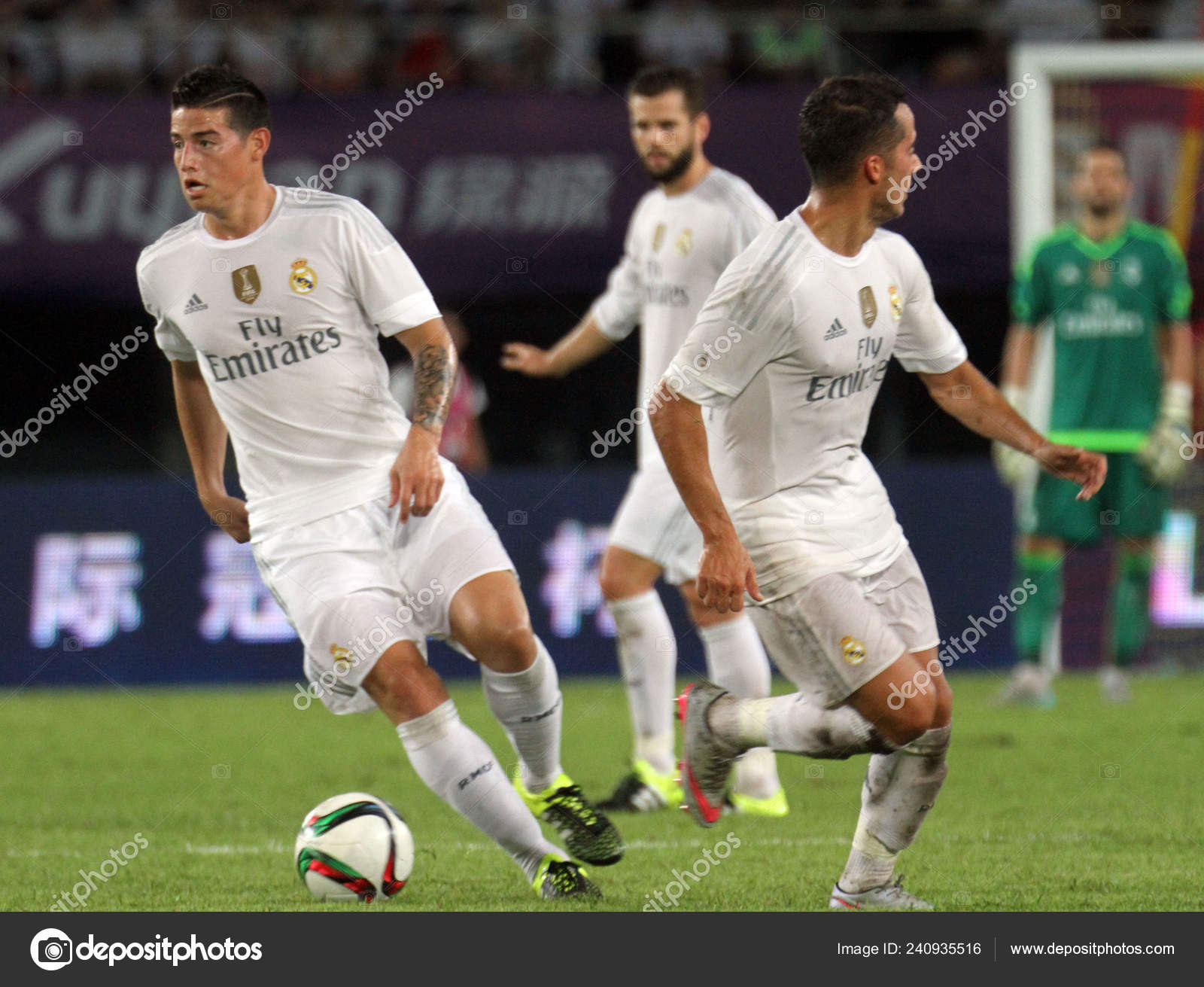 James Rodriguez Real Madrid Left Dribbles Soccer Match Real Madrid ...