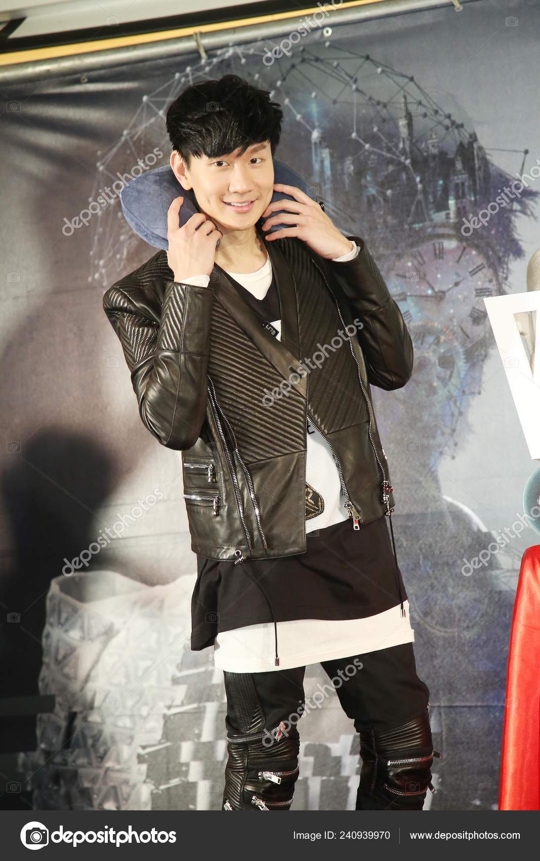 Singaporean Singer Lin Poses Celebration Party His Concert Time Line ...