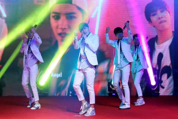 Members South Korean Boy Group Seventeen Also Stylized Seventeen Svt ...