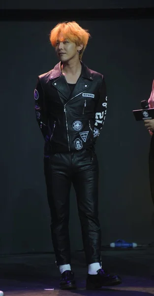 Líder escondido Stock Photos, Royalty Free Líder escondido Images ...