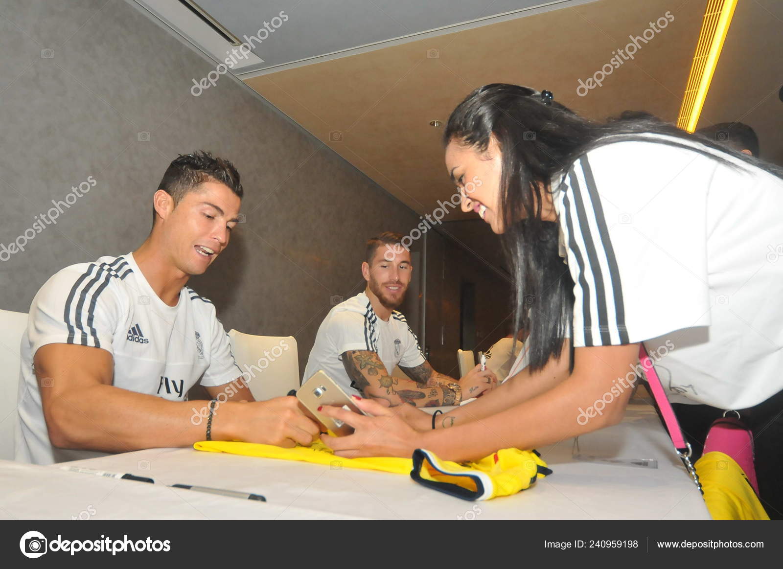 Cristiano Ronaldo Real Madrid Left Signs Autograph Fan Signing Event ...