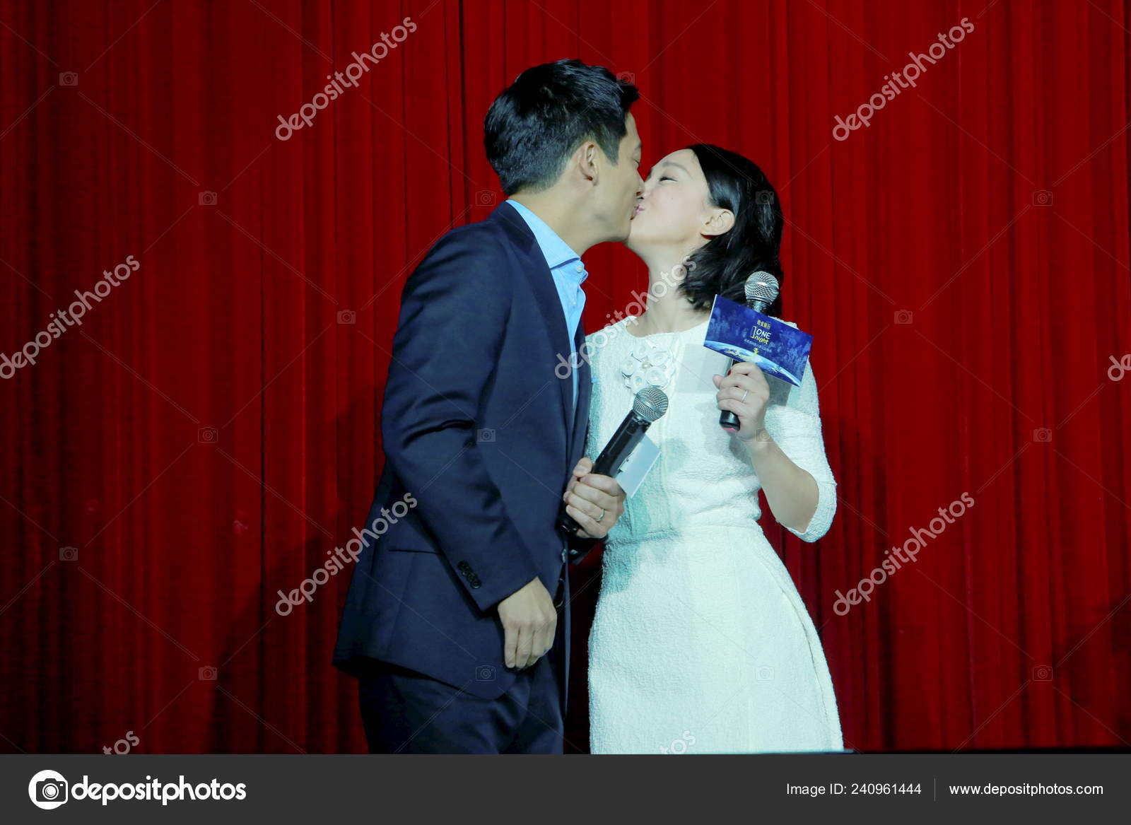 Chinese Actress Zhou Xun Her American Actor Husband Archie Kao — Stock ...