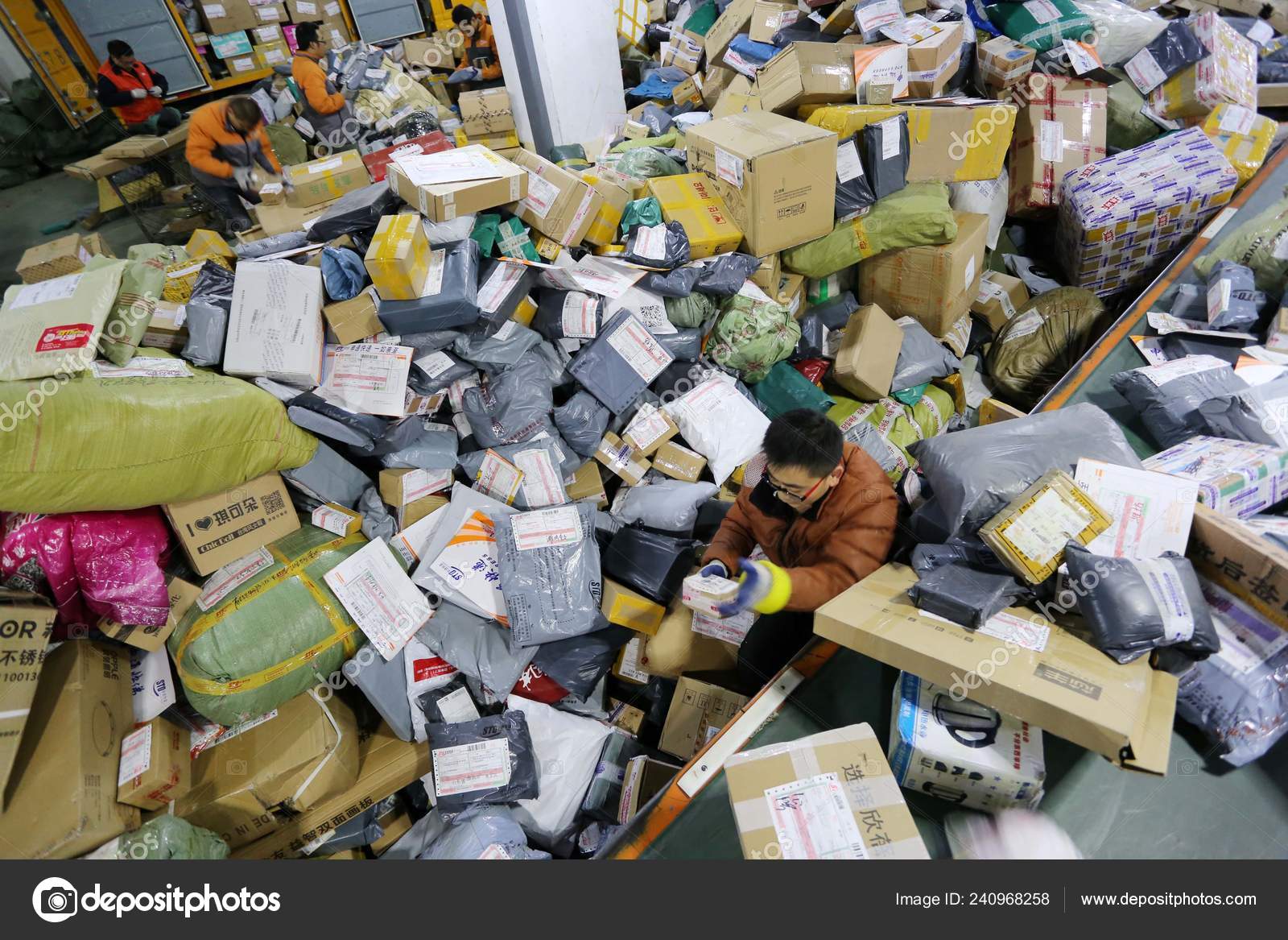 Chinese Workers Sort Parcels Most Which Online Shopping Distribution ...