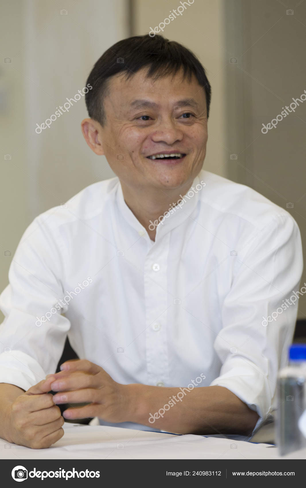 Jack Yun Chairman Alibaba Group Smiles Interview Signing Ceremony ...