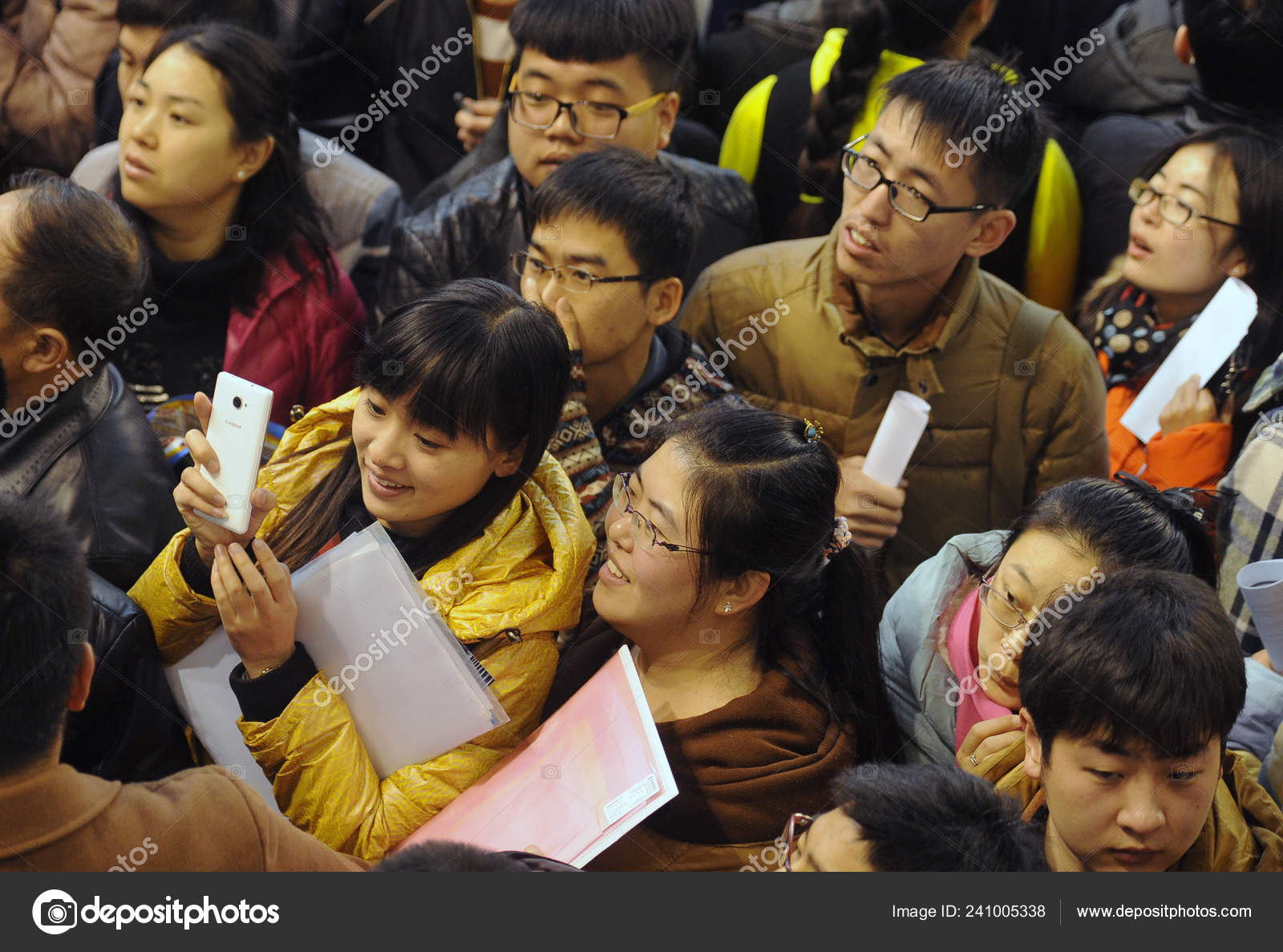 Chinese Undergraduates Crowd Stalls Look Employments Job Fair Taiyuan ...