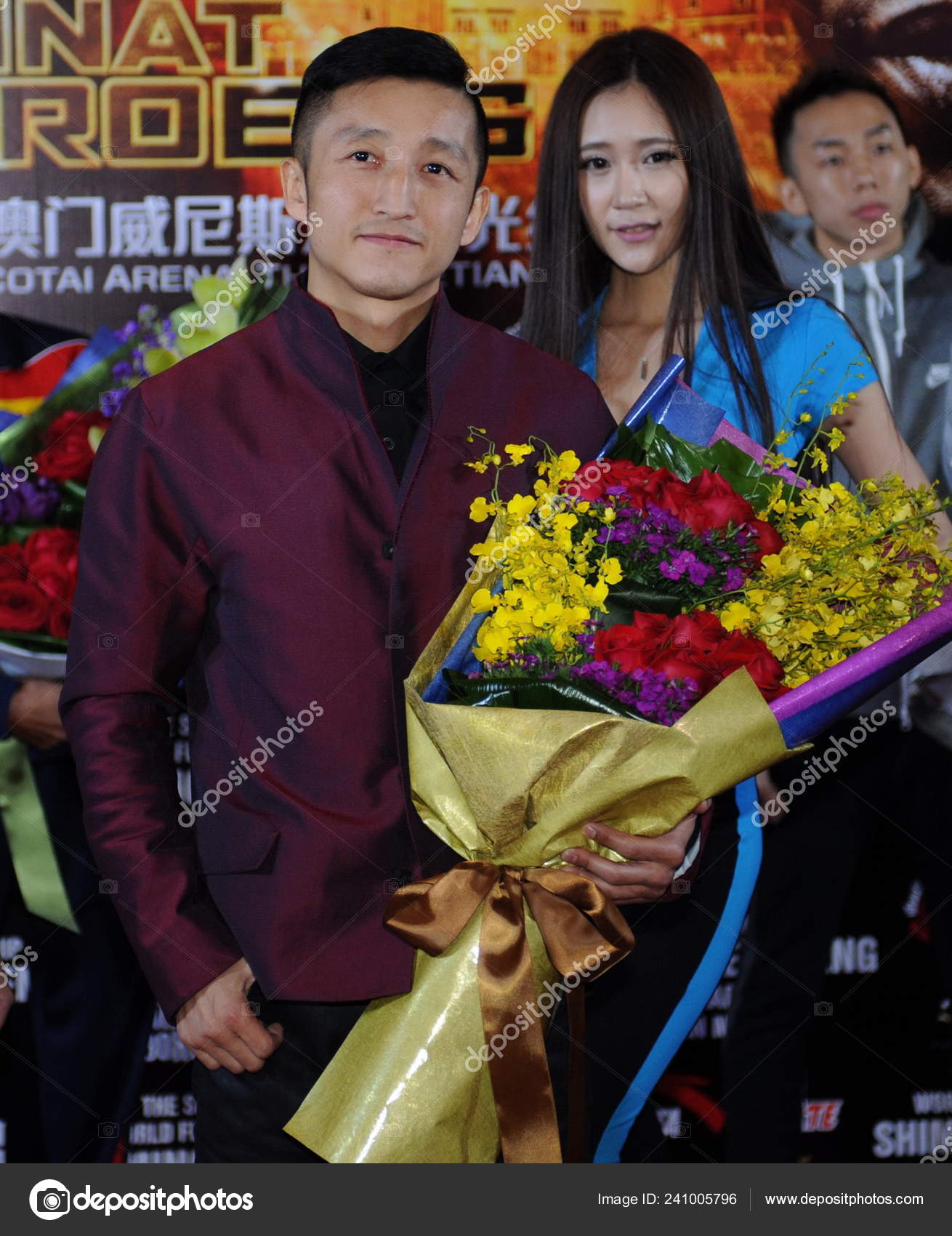 Olympic Boxing Gold Medalist Zou Shiming China Poses Welcome Ceremony ...