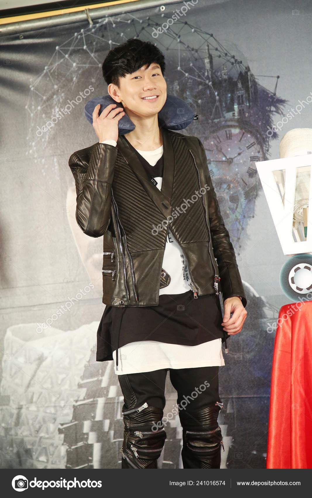 Singaporean Singer Lin Poses Celebration Party His Concert Time Line ...