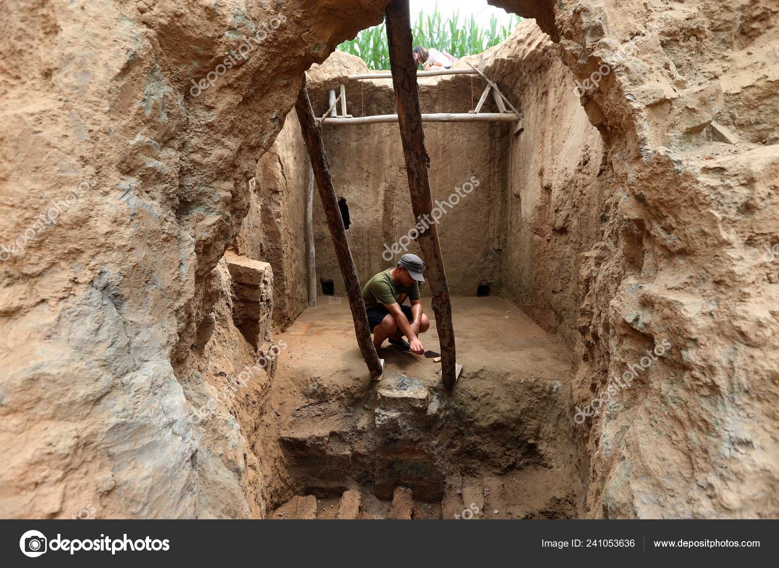 Chinese Archaeologist Excavates Ancient Kilns Eastern Han Dynasty 220 ...