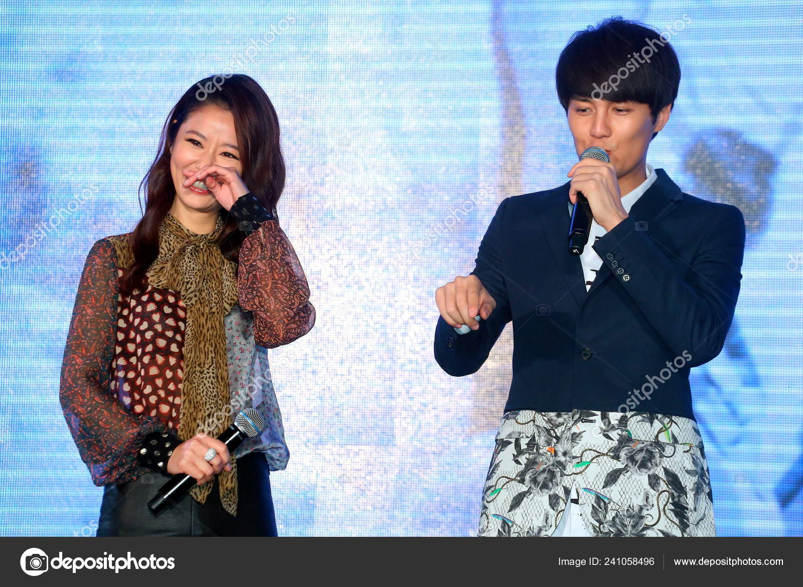 Taiwanese Singer Kenji Right Speaks Next Actress Ruby Lin Press – Stock ...