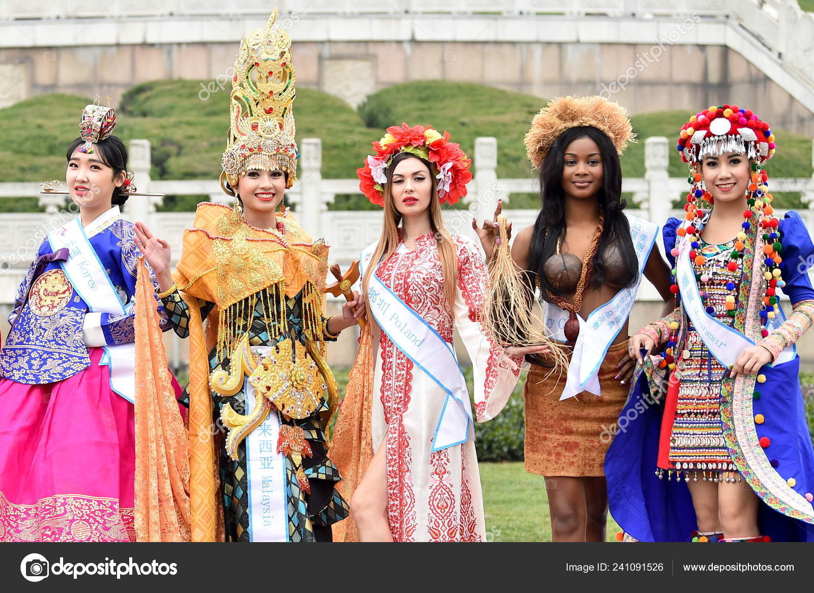 Contestants Dressed Traditional Costumes Take Part Outdoor Photo ...
