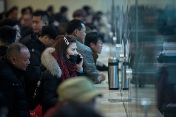 Queue in shop Stock Photos, Royalty Free Queue in shop Images ...