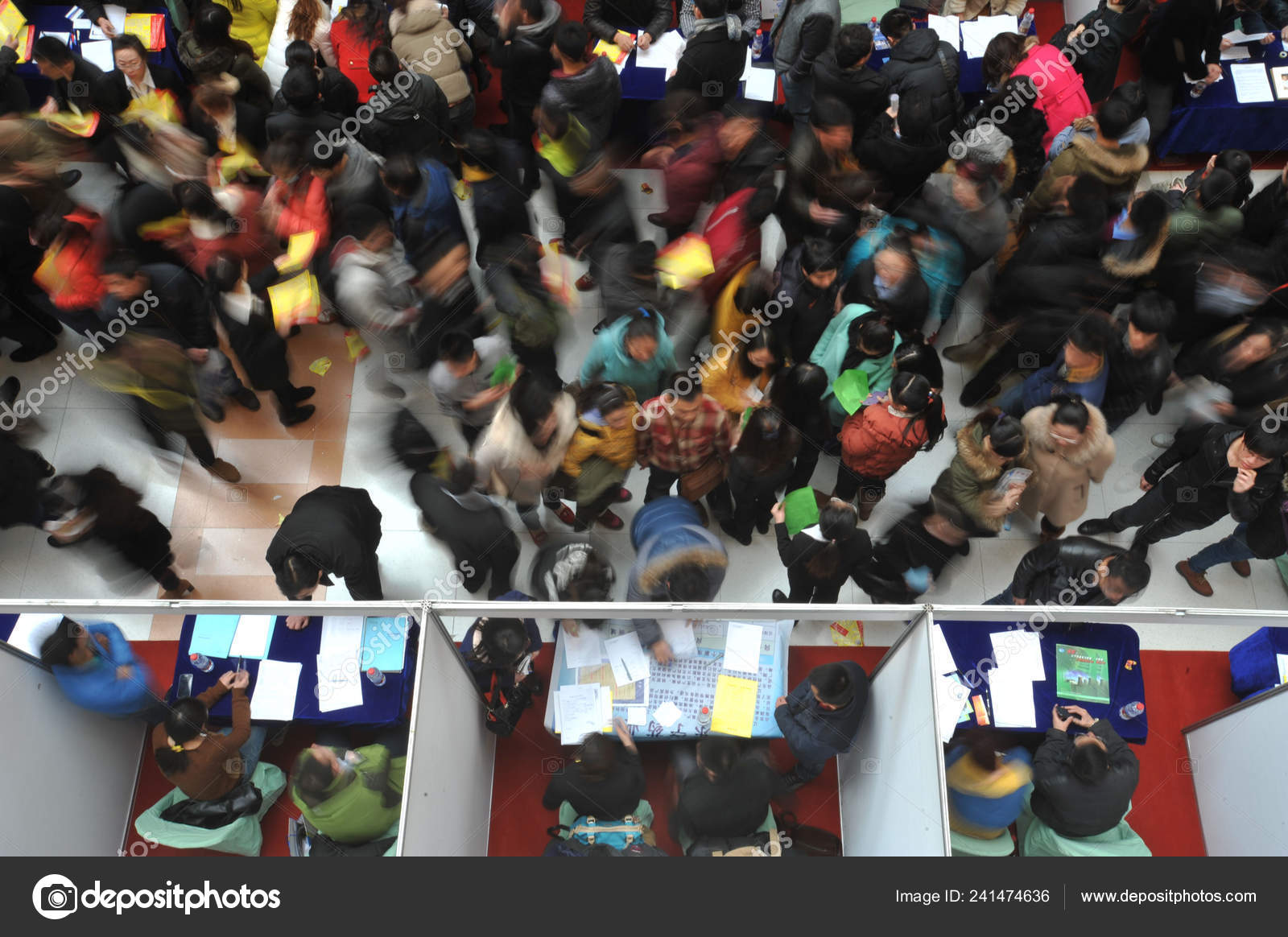 File Chinese Graduates Crowd Stalls Job Fair Shenyang City Northeast ...