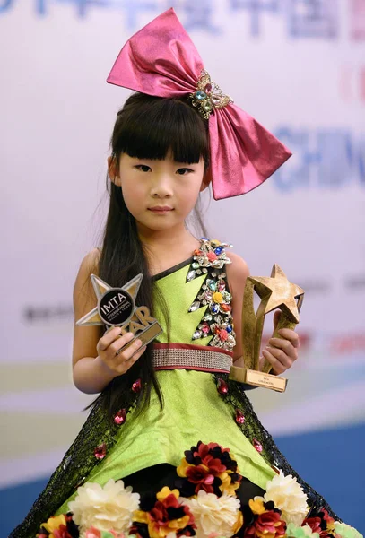 Zhou ziling Stock Photos, Royalty Free Zhou ziling Images | Depositphotos