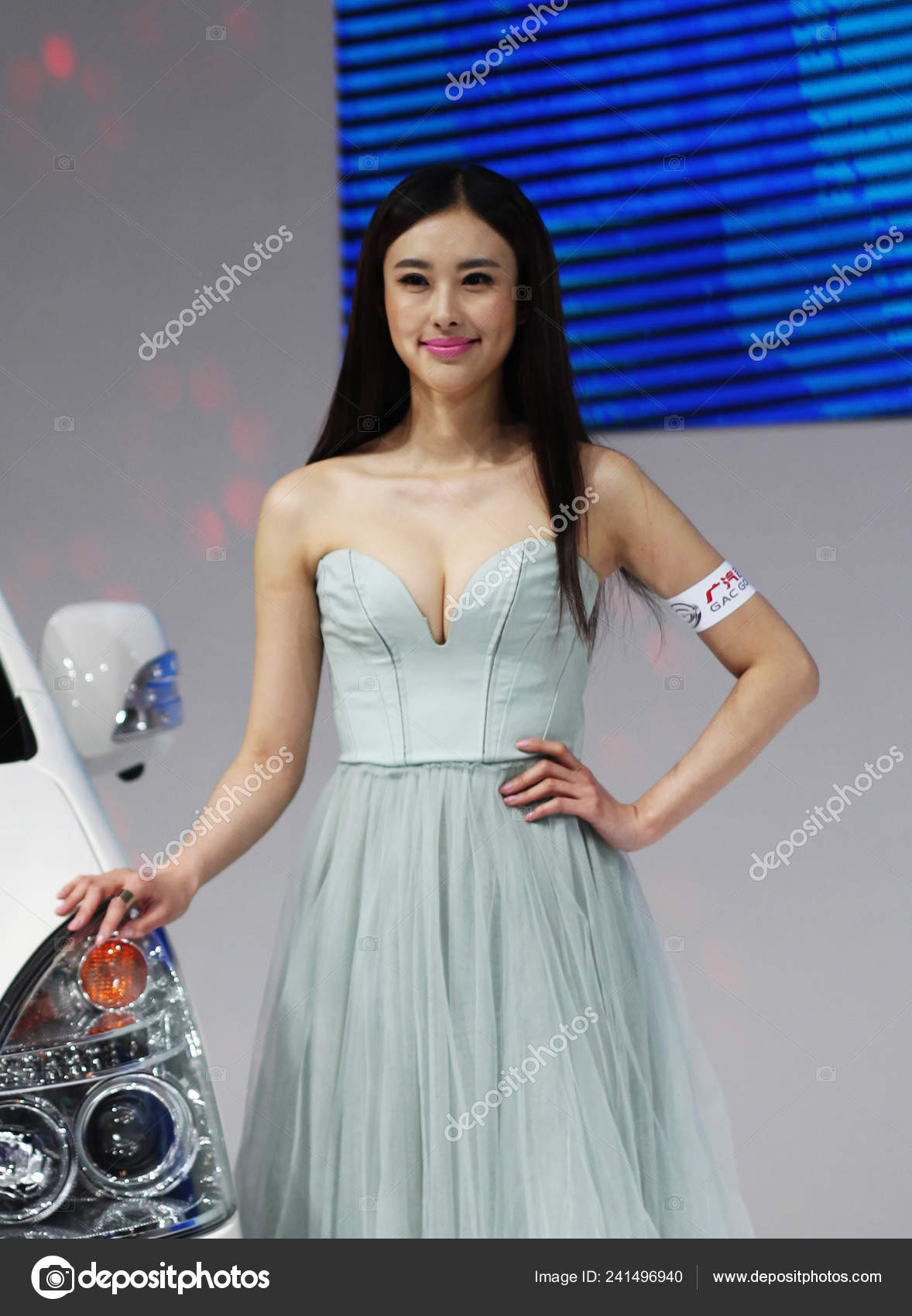 中国モデル Zhai Ling 寿寿とも呼ばれるポーズ Gac グループ ブース 北京国際自動車展覧会として知られている自動中国で 2014 ...