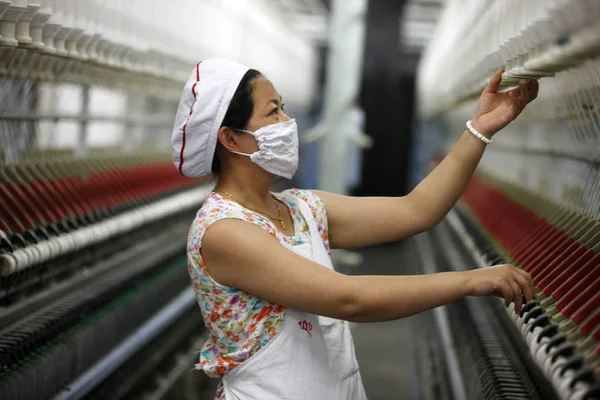 Female Chinese Worker Handles Production Yarn Exported South Korea Textile – Stock Editorial ...