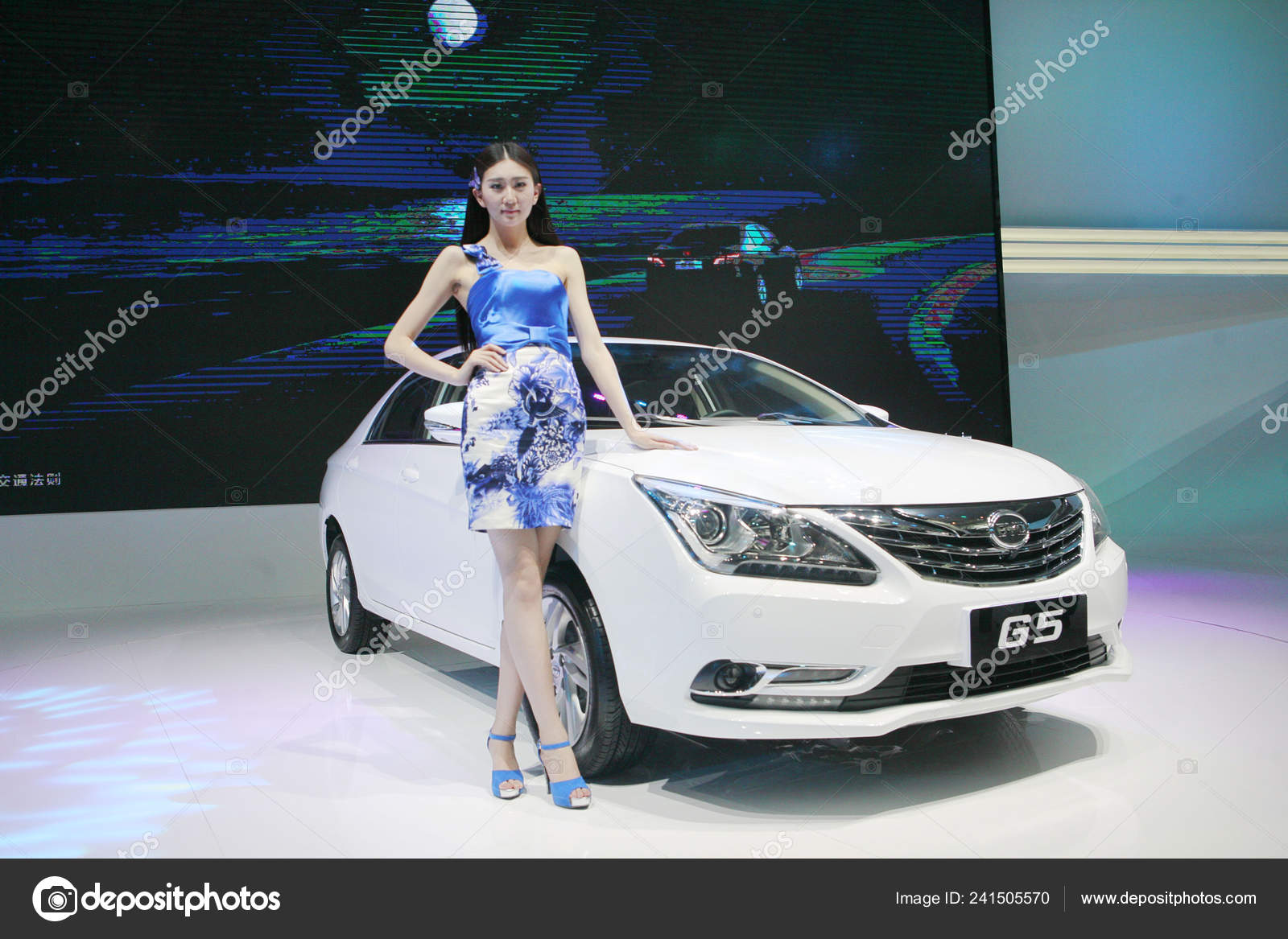 Model Poses Byd 13Th Beijing International Automotive Exhibition Known ...
