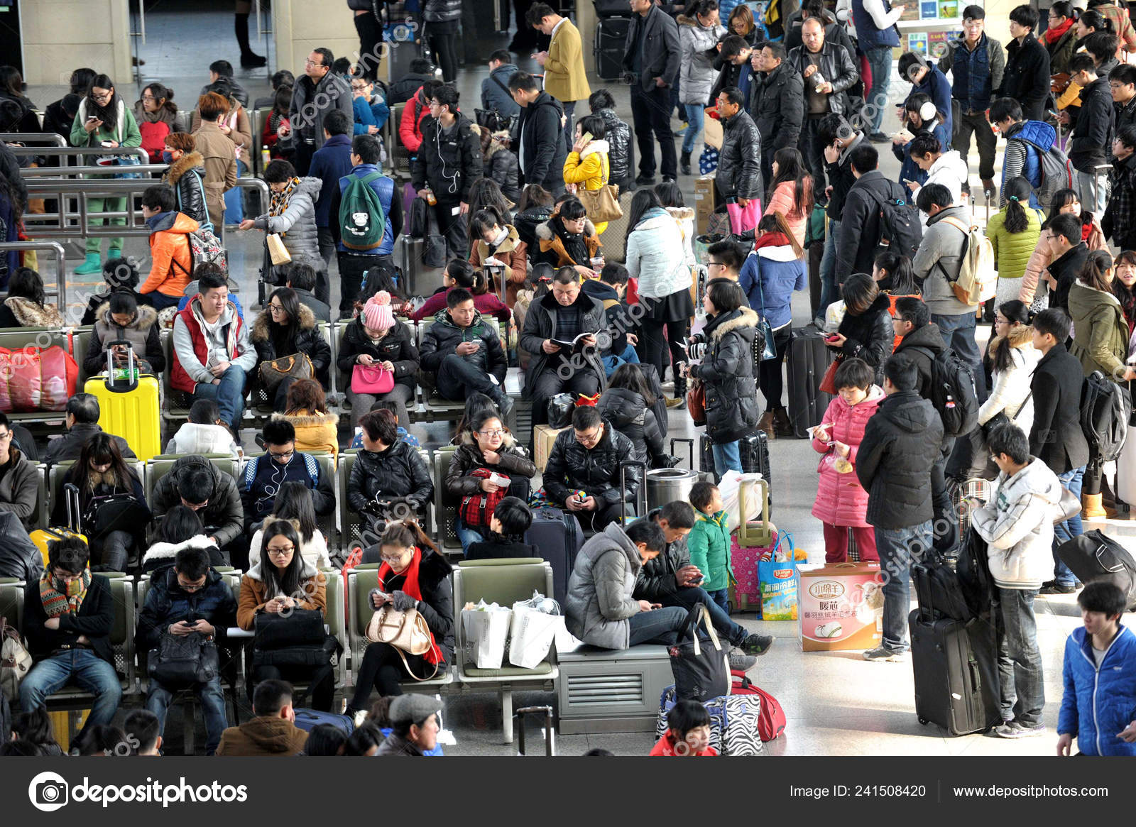 Crowd Chinese Passengers Wait Long Distance Bus Station Going Back ...