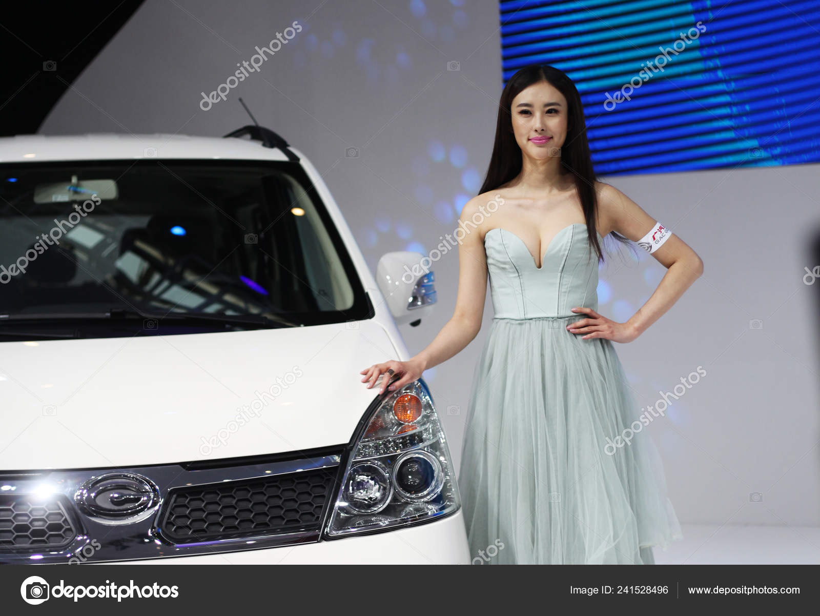 Chinese Model Zhai Ling Also Known Shou Shou Poses Stand – Stock ...
