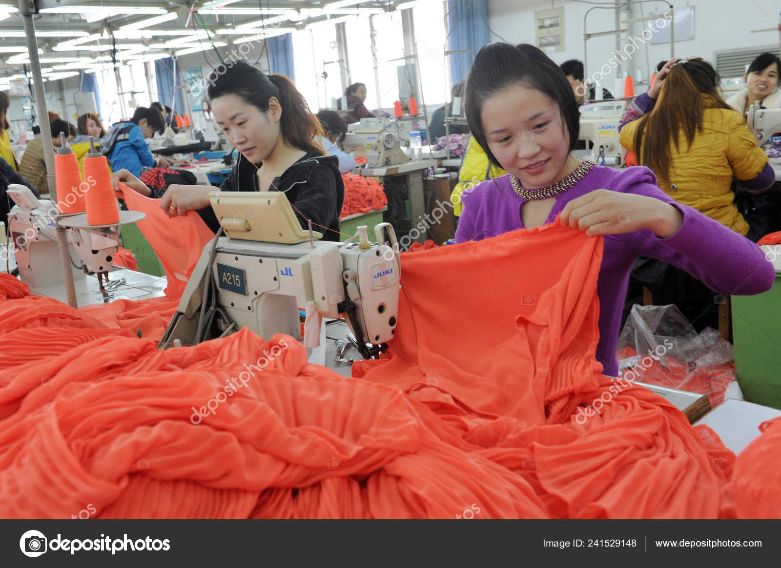 Female Chinese Workers Sew Clothes Exported Europe Garment Factory Deqing – Stock Editorial ...