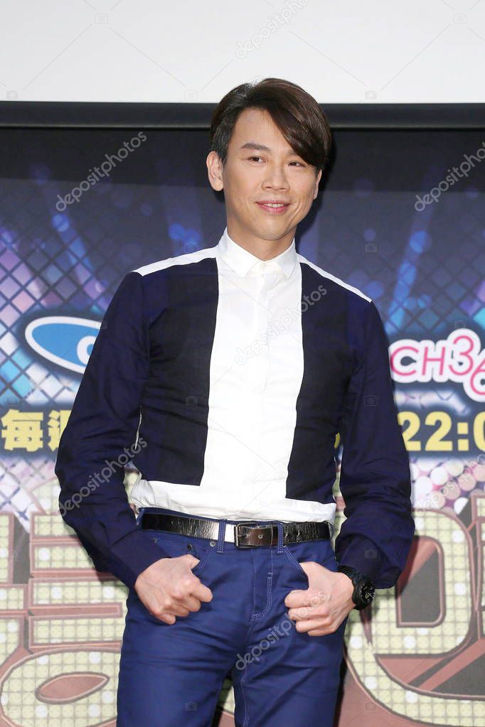 El cantante taiwanés David Tao posa durante una conferencia de prensa ...