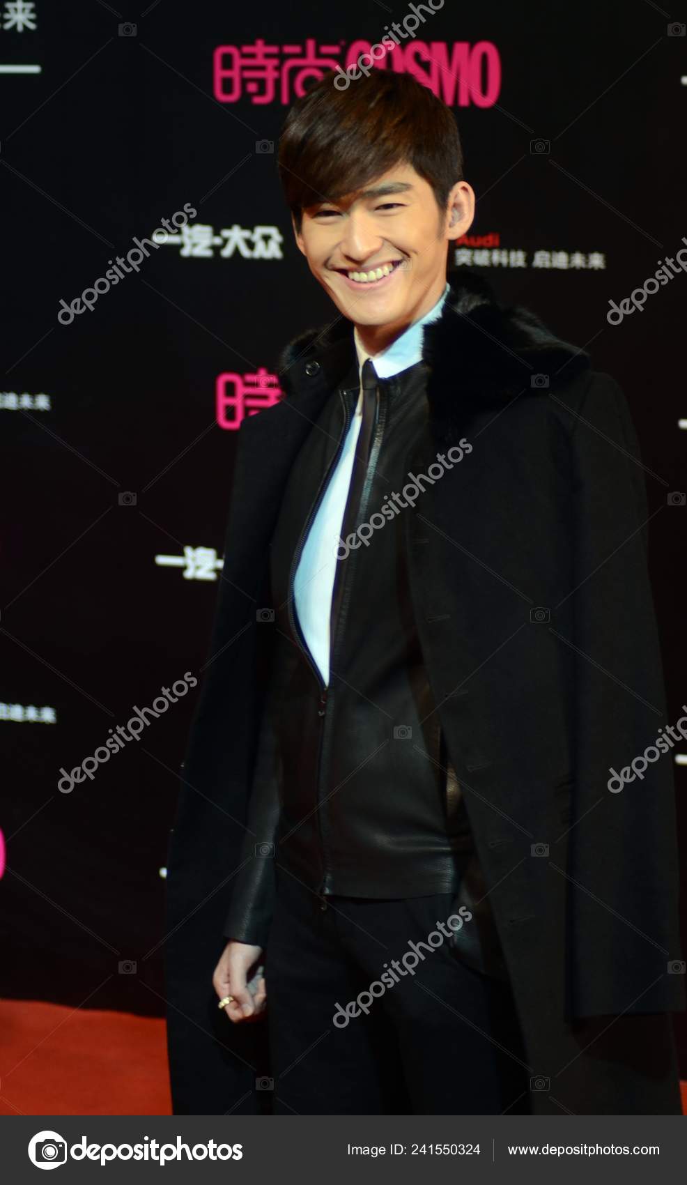Chinese Actor Singer Zhang Han Smiles Red Carpet Asshe Arrives — Stock ...