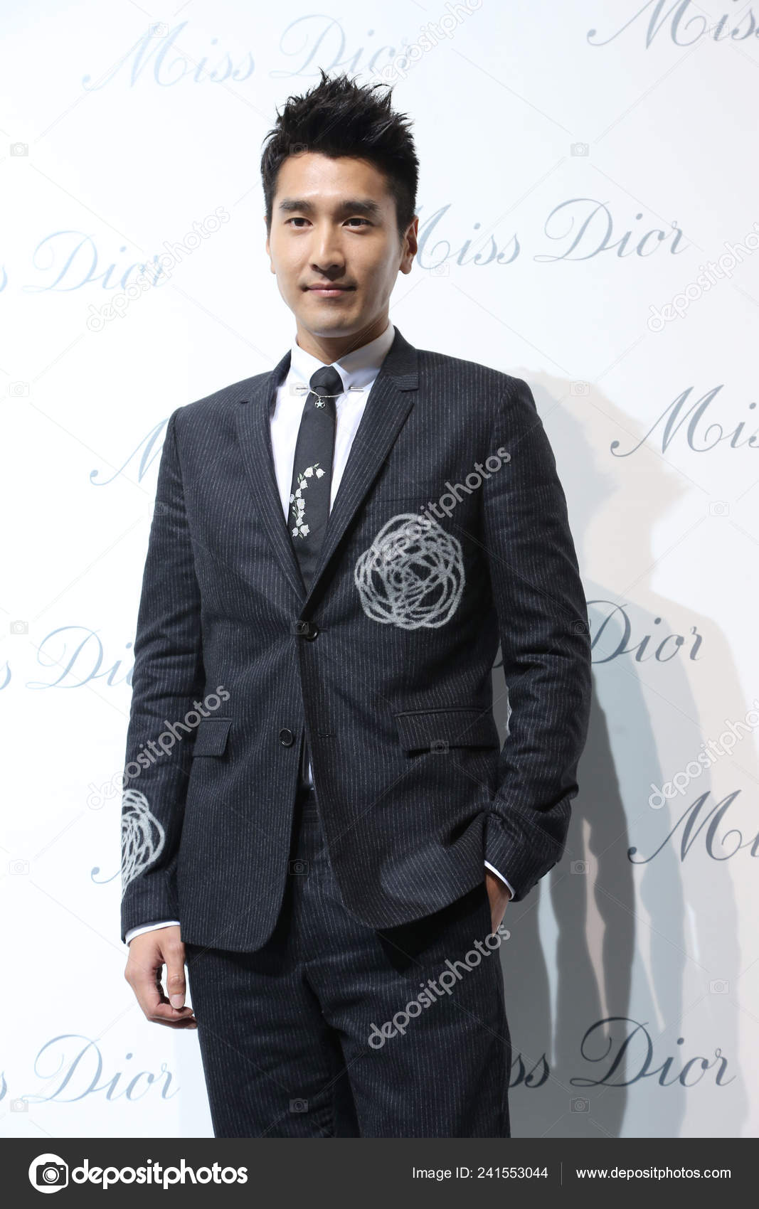 Taiwanese Actor Mark Chao Poses Arrives Opening Ceremony Miss Dior ...