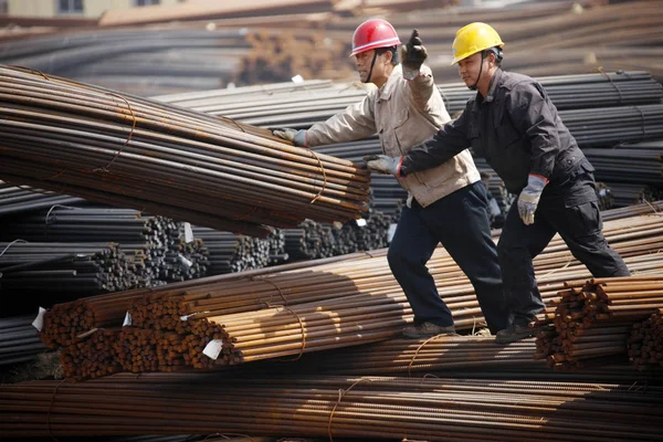 Chinese Workers Direct Crane Lift Reinforcing Steel Rods Exported Steel ...