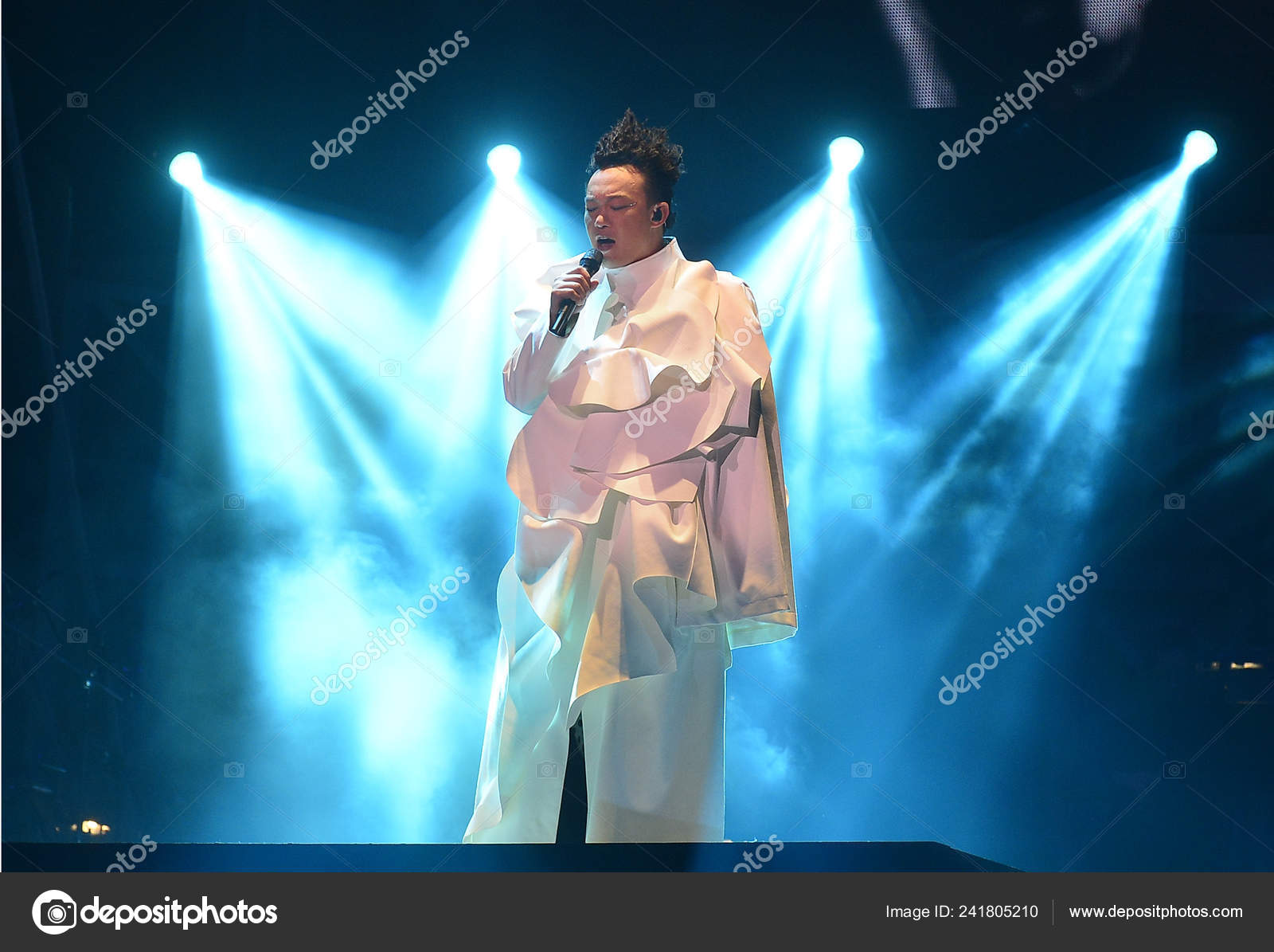 Hong Kong Singer Eason Chan Performs His Life Concert Coliseum – Stock ...