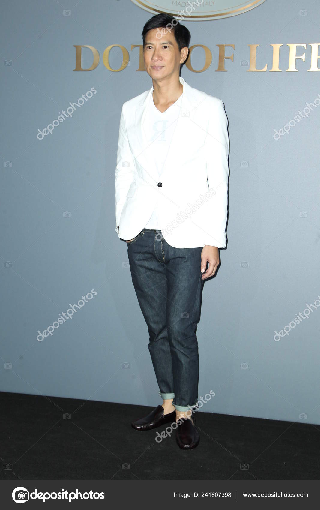 L'acteur Hongkongais Nick Cheung Pose Lors Soirée D'ouverture L ...