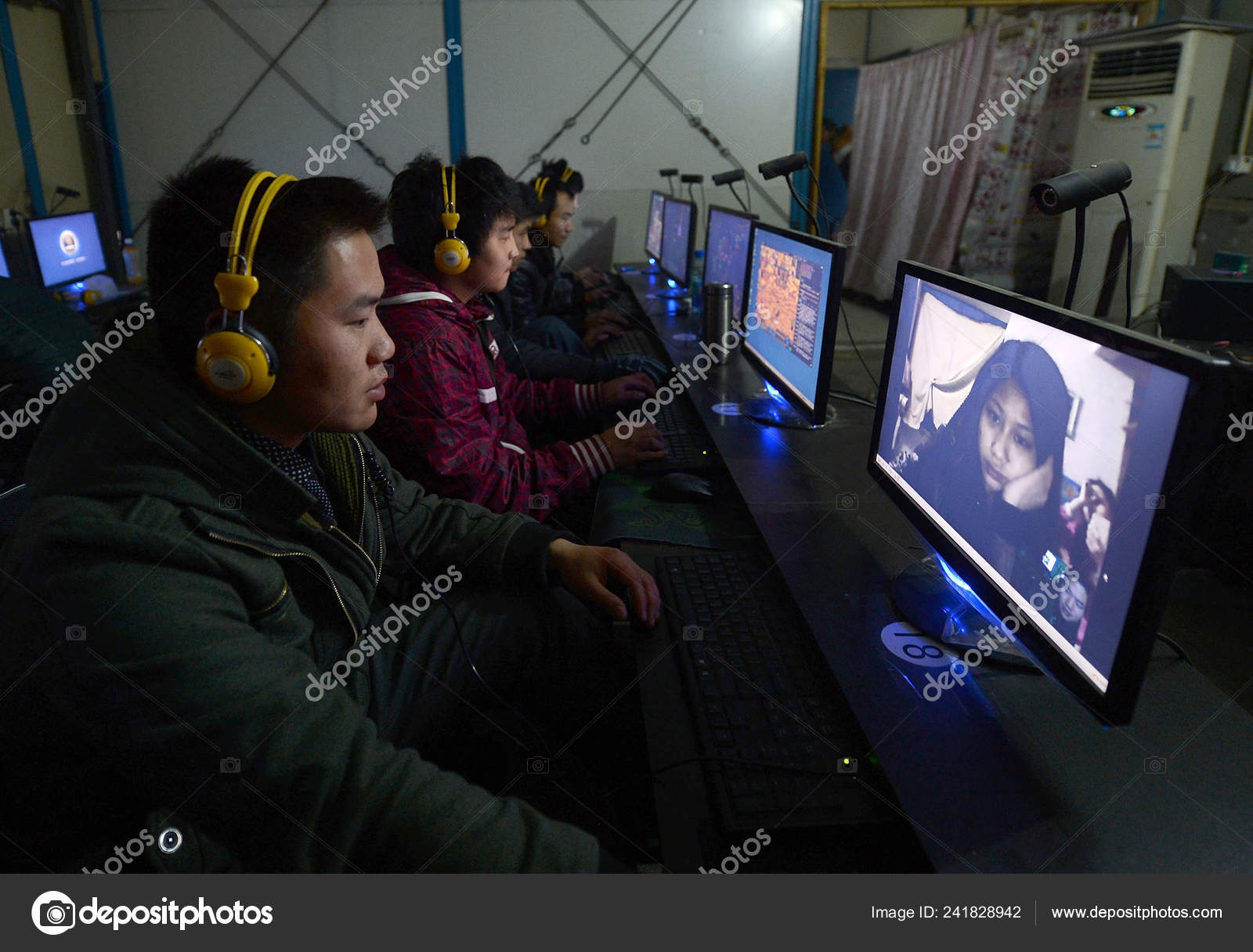 Young Chinese Netizens Surf Internet Internet Cafe Chengdu City ...