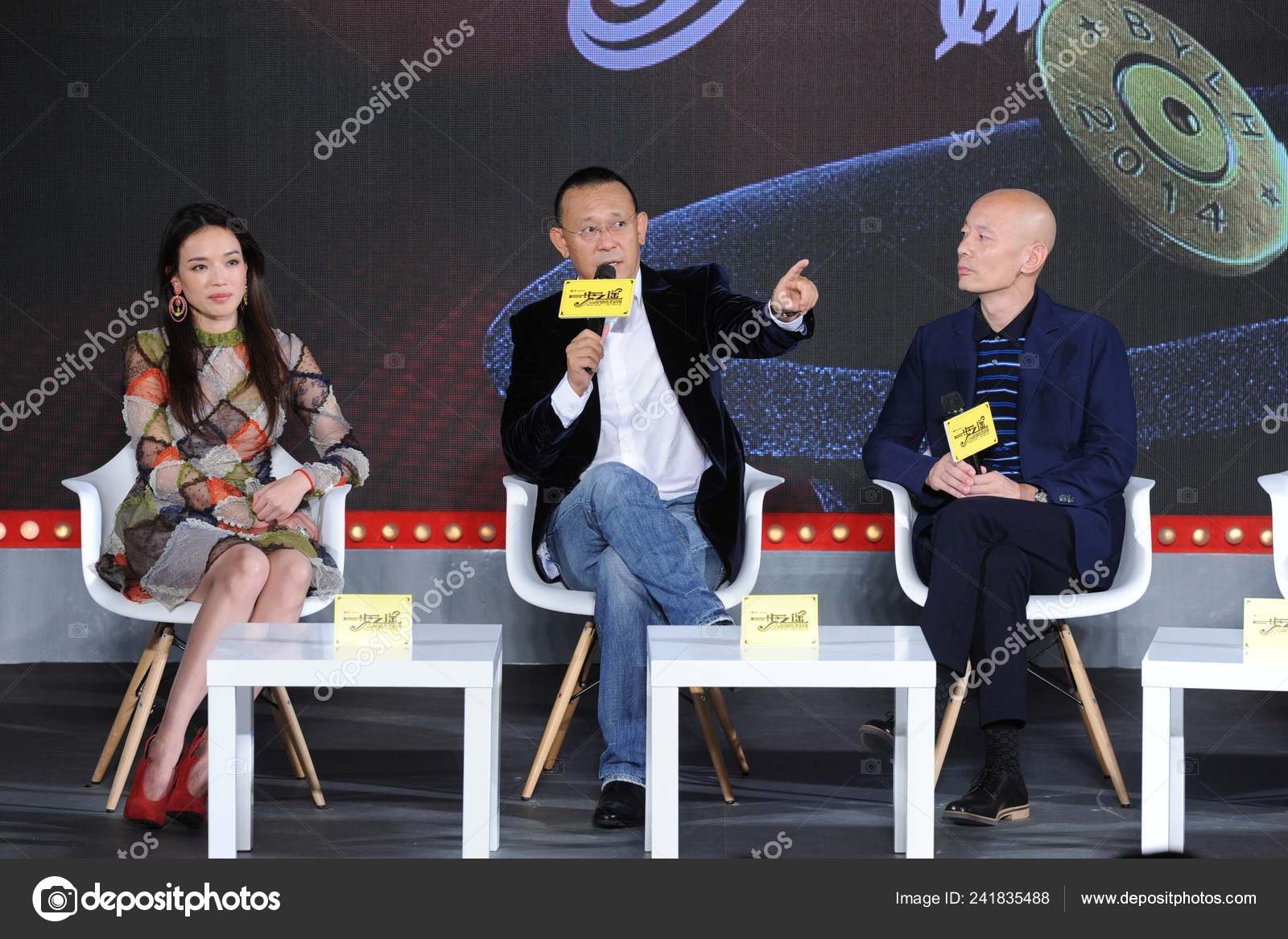 Chinese Actor Jiang Wen Center Speaks Taiwanese Model Actress Shu ...