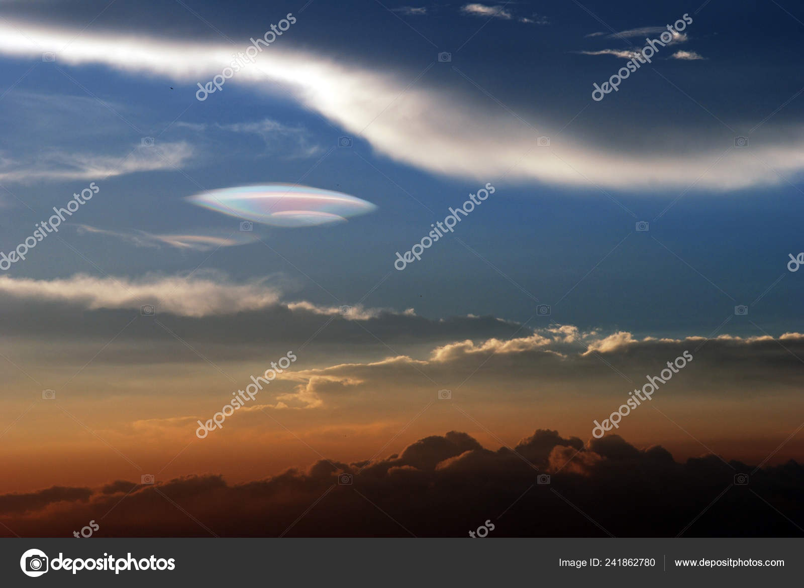 Colorful Ufo Shaped Cloud Seen Sky Xiamen City Southeast Chinas — Stock ...