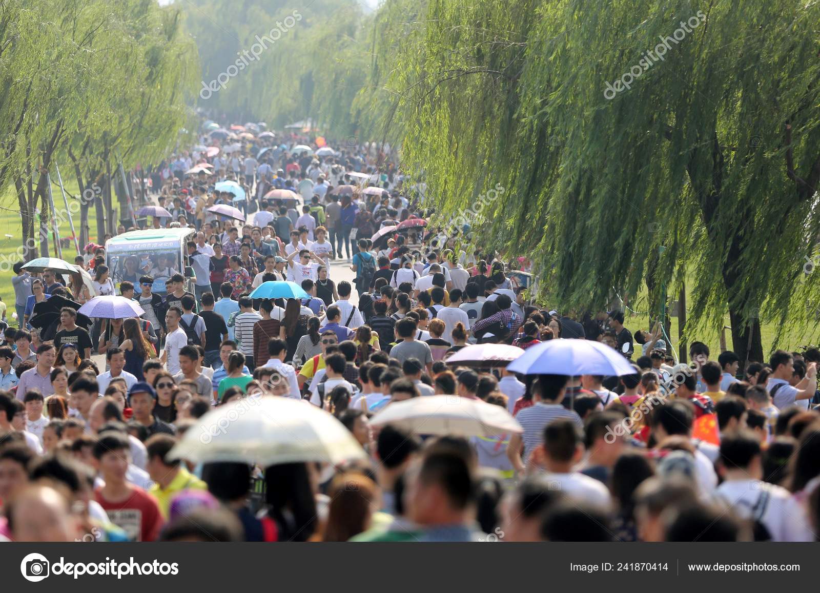 Tourists Crowd Promenade Bank West Lake National Day Holiday Hangzhou ...