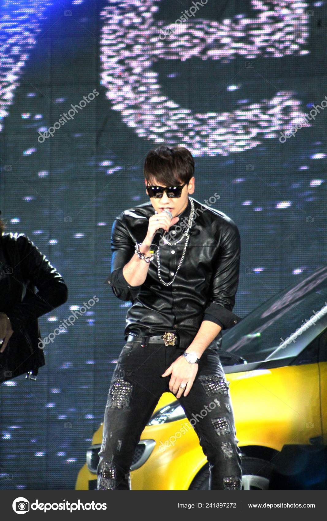 South Korean Actor Singer Rain Performs Live Smart Concert Shanghai ...