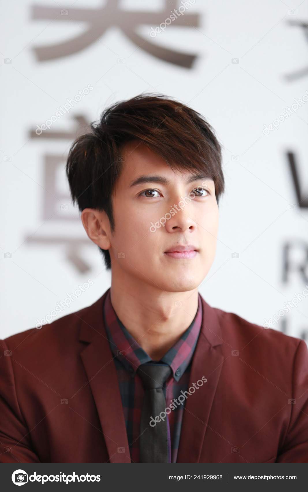 Bruneian Actor Chun Poses Signing Ceremony Becoming International Image ...