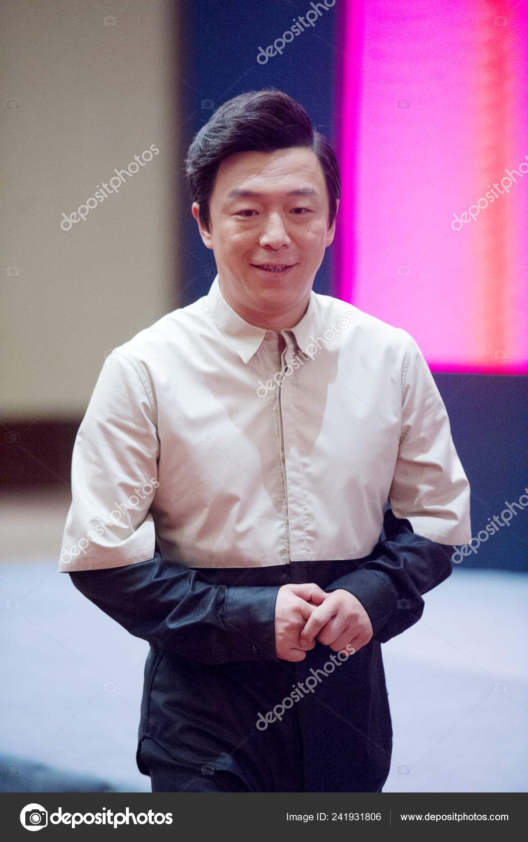 Chinese Actor Huang Poses Press Conference His New Movie Dearest ...