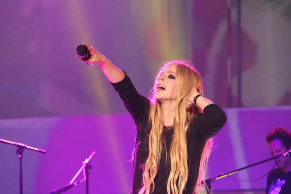 Avril lavigne Stock Photos, Royalty Free Avril lavigne Images ...