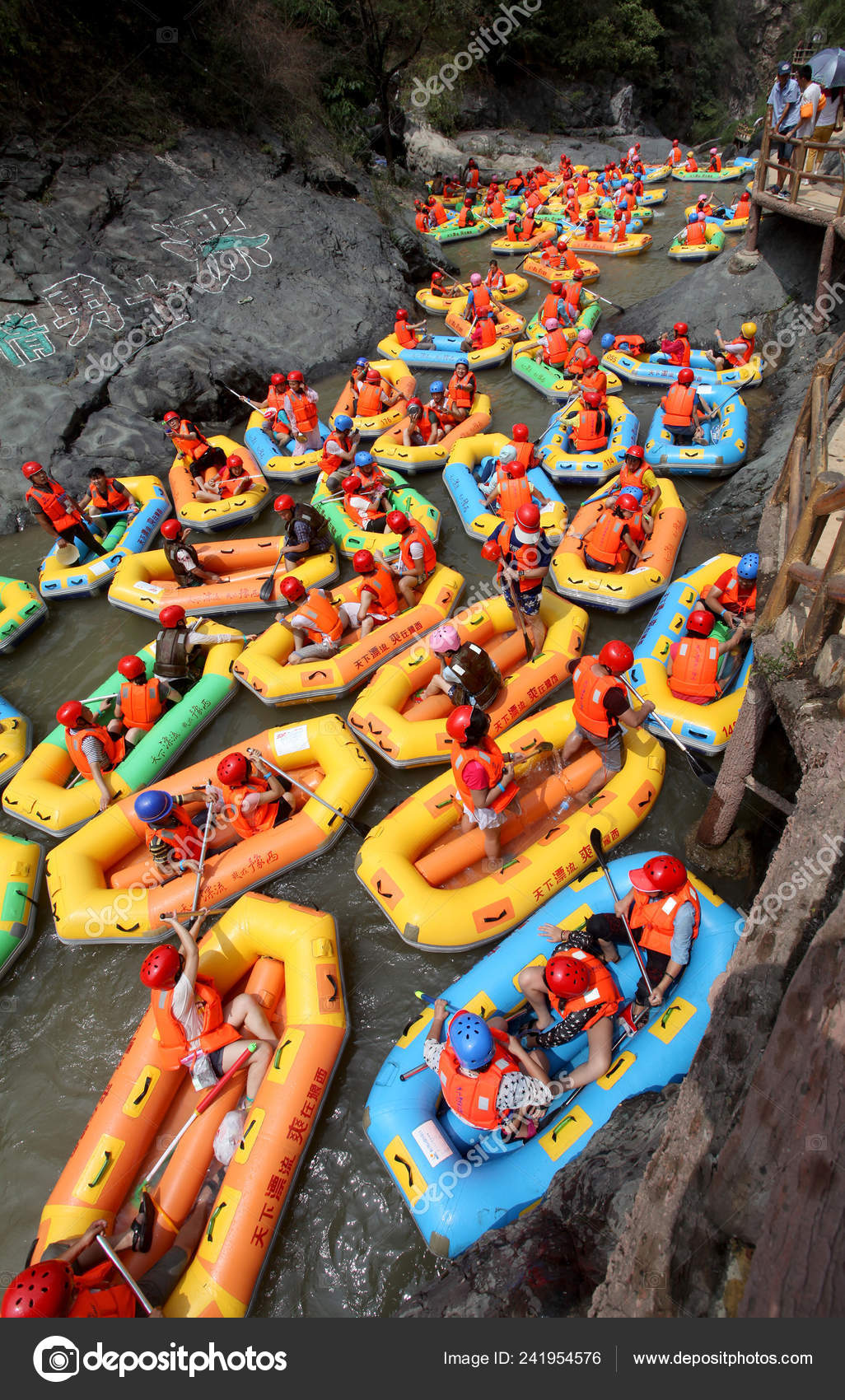 Crowds Tourists Sit Inflatable Rafts Enjoy Rafting River Yuxi Grand ...