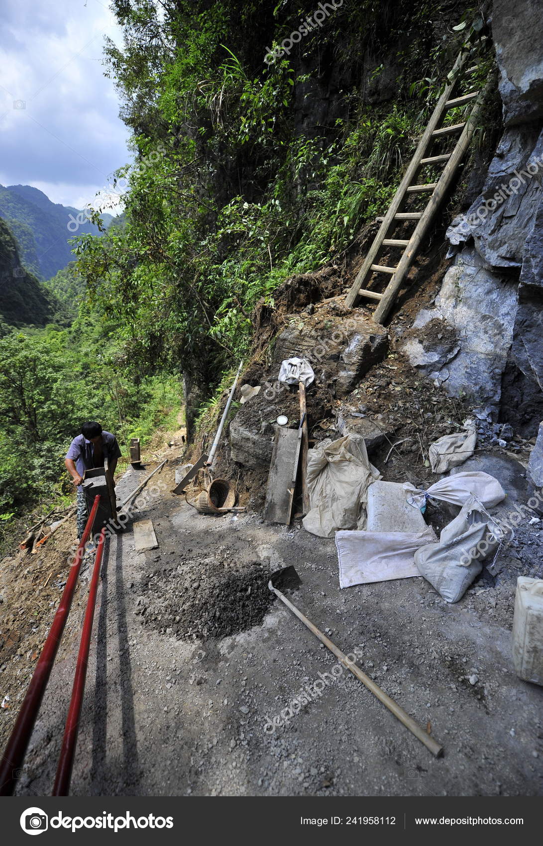 Chinese Worker Constructs Concrete Guardrail Column Next Sky Ladder ...