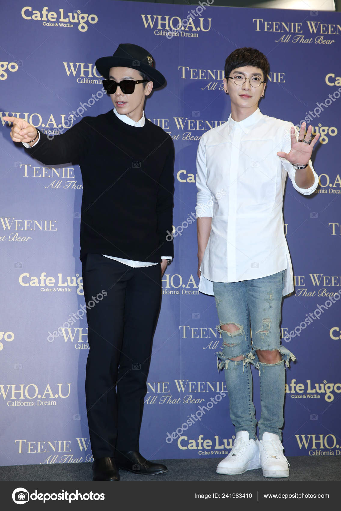 Lee Donghae Left Lee Teuk South Korean Pop Group Super — Stock Editorial Photo © ChinaImages ...