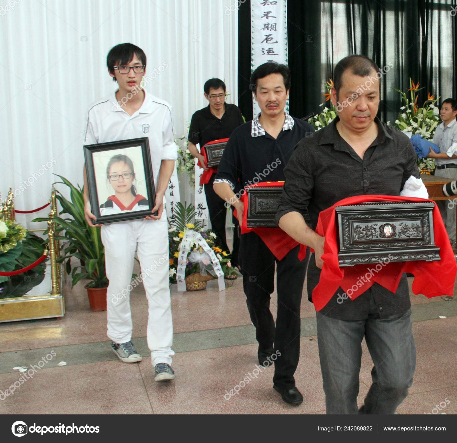 Jackie Chan Father Funeral