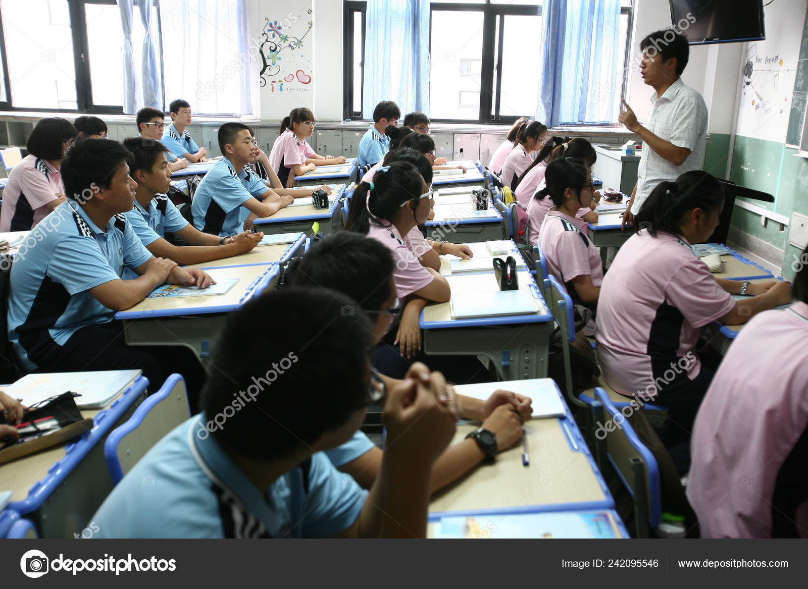 Chinese Senior High School Students Listen Teacher Shanghai High School ...