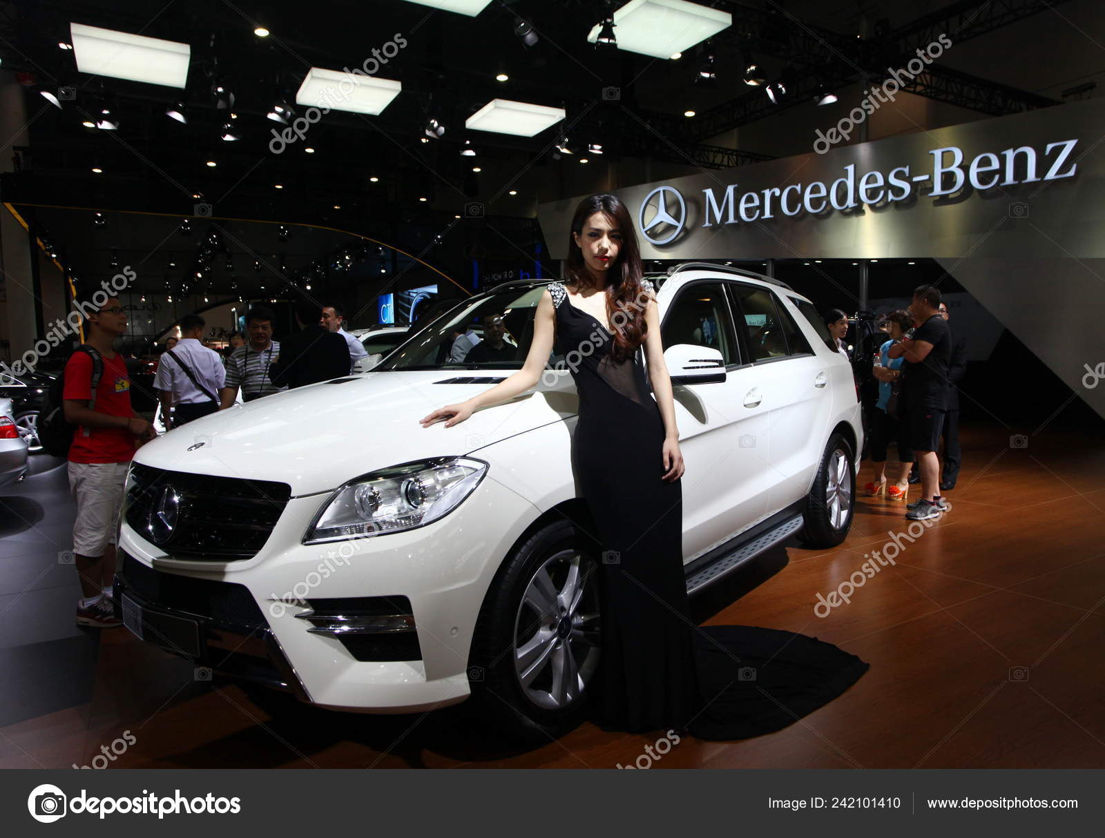 File Model Poses Mercedes Benz Car Automobile Exhibition Xiamen ...